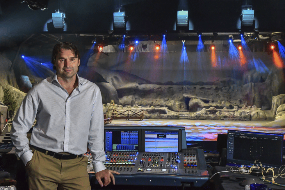 La Fabuleuse celebrates 35 years in show with a FLUX:: Immersive WFS ...